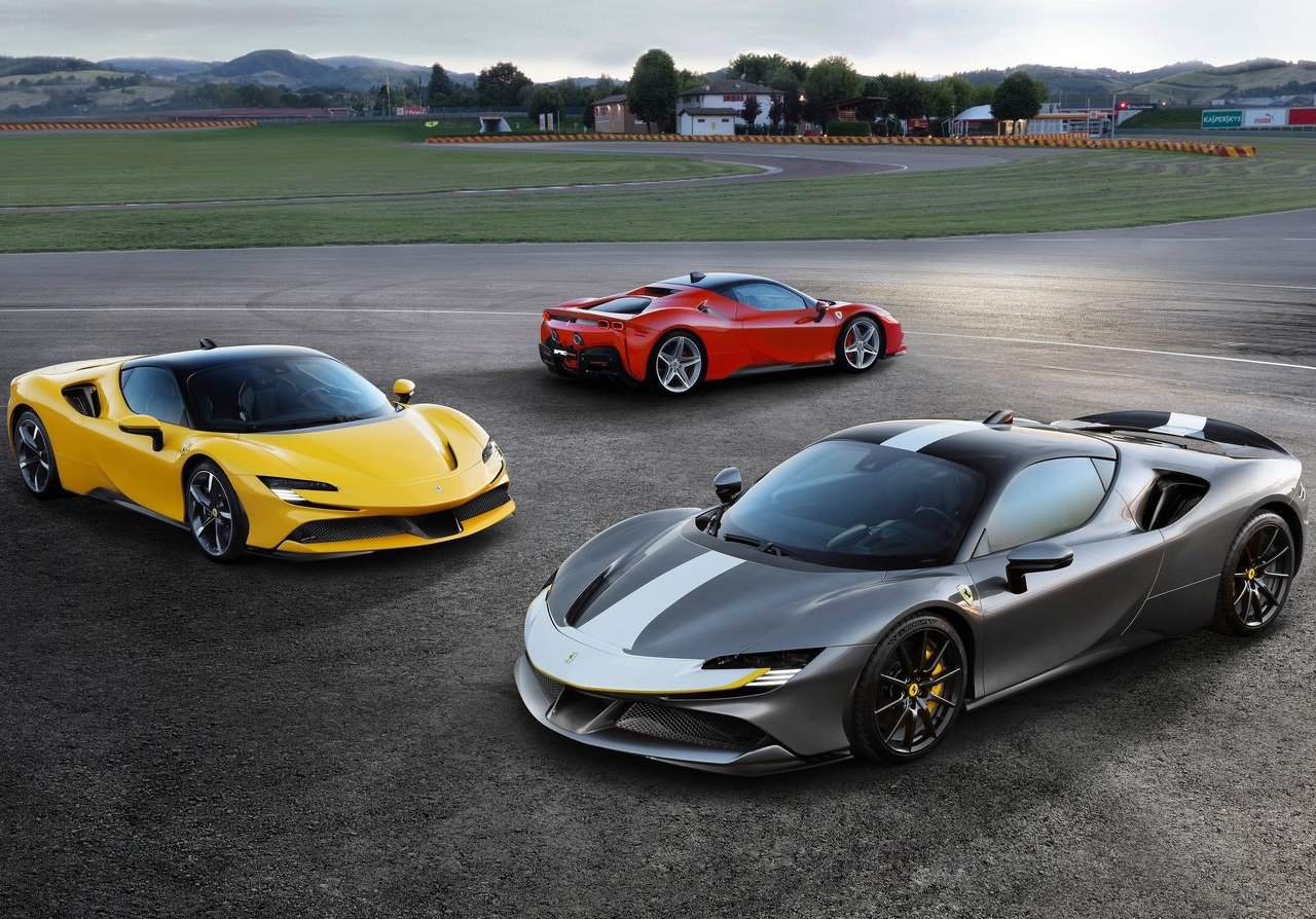 فيراري SF90 سترادالي 2021 اسعار ومواصفات السيارة مع أحدث الصور | ArabGT